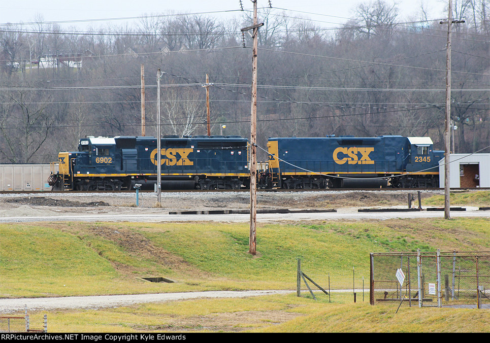 CSX GP40-2 #6902 and CSX Road Slug #2345